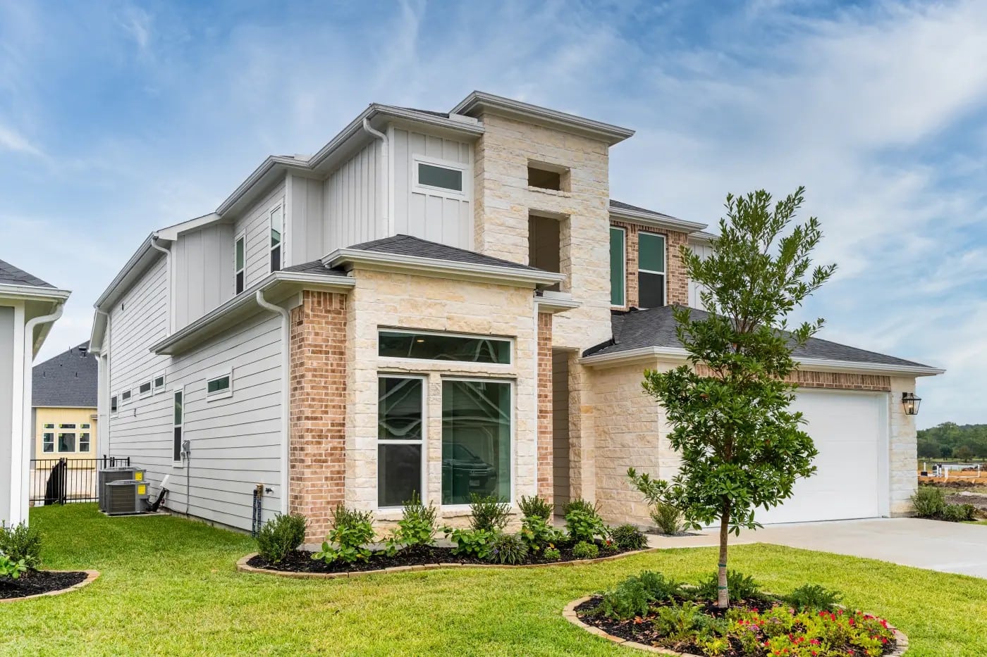 Custom Home Builder and Commercial Contractor - LEVELTX